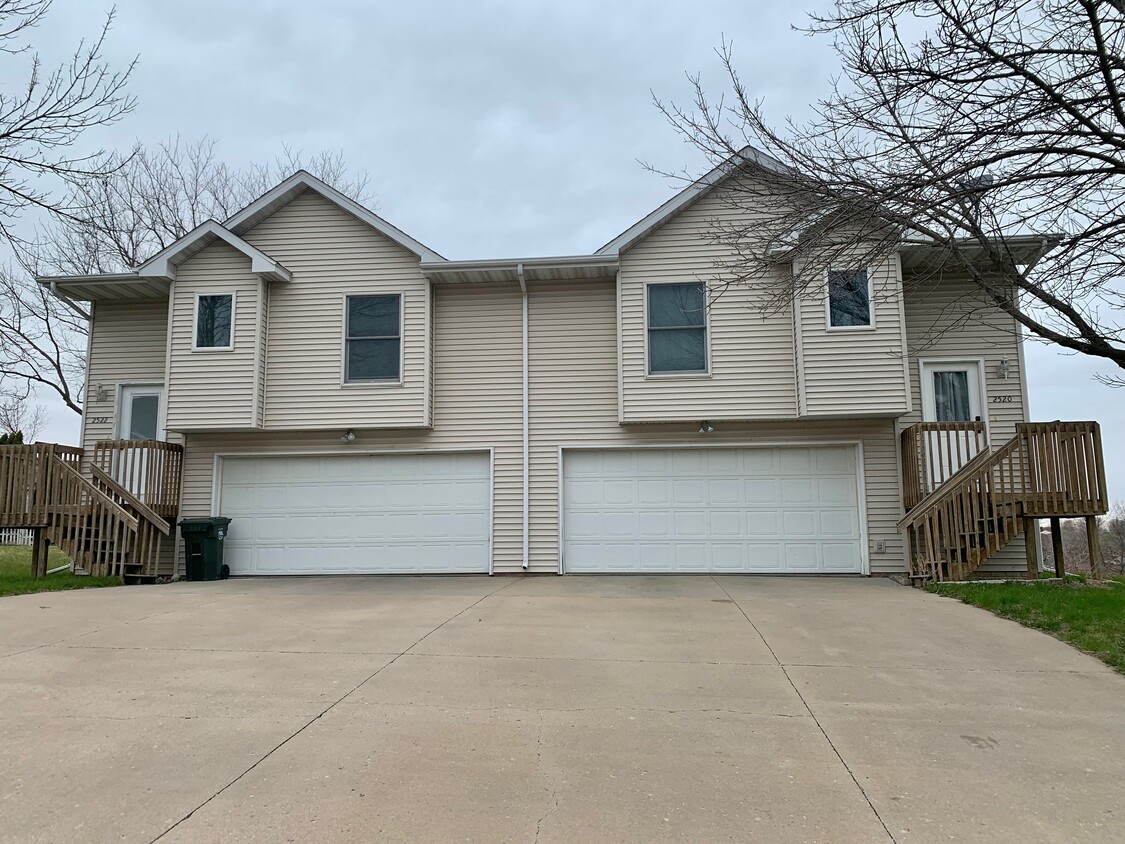 2522 Walden Rd, Iowa City, IA 52246 - Townhome Rentals in Iowa City IA ...