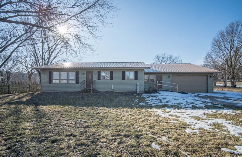 5306 Madison St, Afton, WI 53501 - House Rental in Afton, WI ...