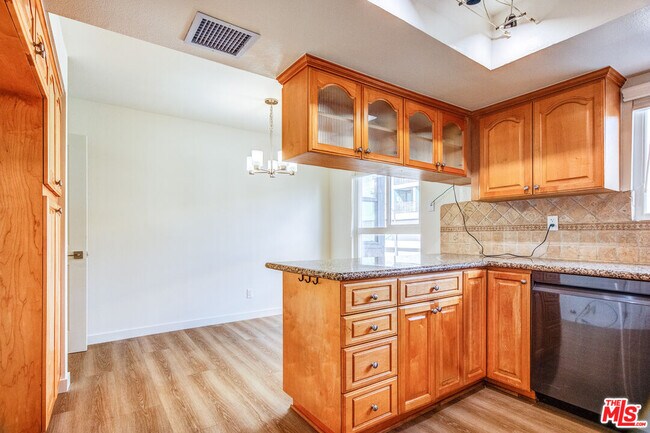 3970 Ingraham St Unit 202, Los Angeles, CA 90005 - Condo for Rent in ...