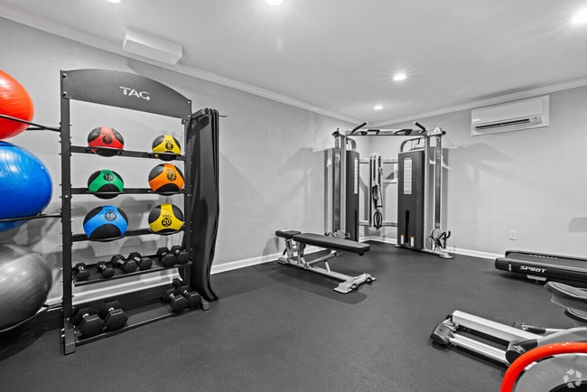 Mercury West Apartments 1601 Pennwood Dr Hampton Va 23666