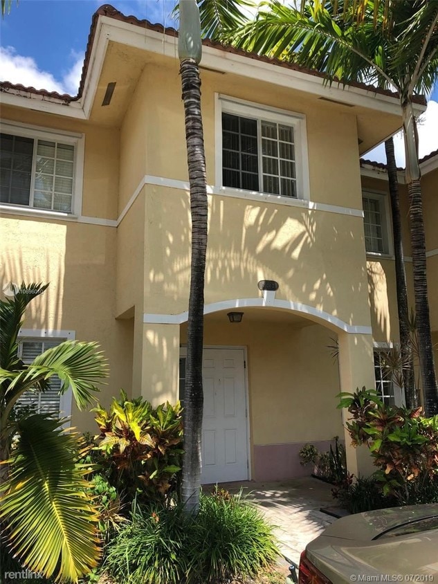 2024 NE 167th St North Miami Beach, FL 33162 - Alquileres en North ...