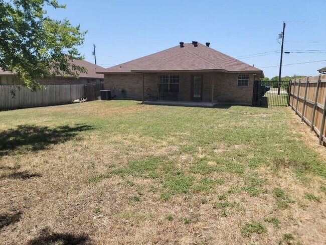 216 Leuty Ave, Justin, TX 76247 - House Rental in Justin, TX ...