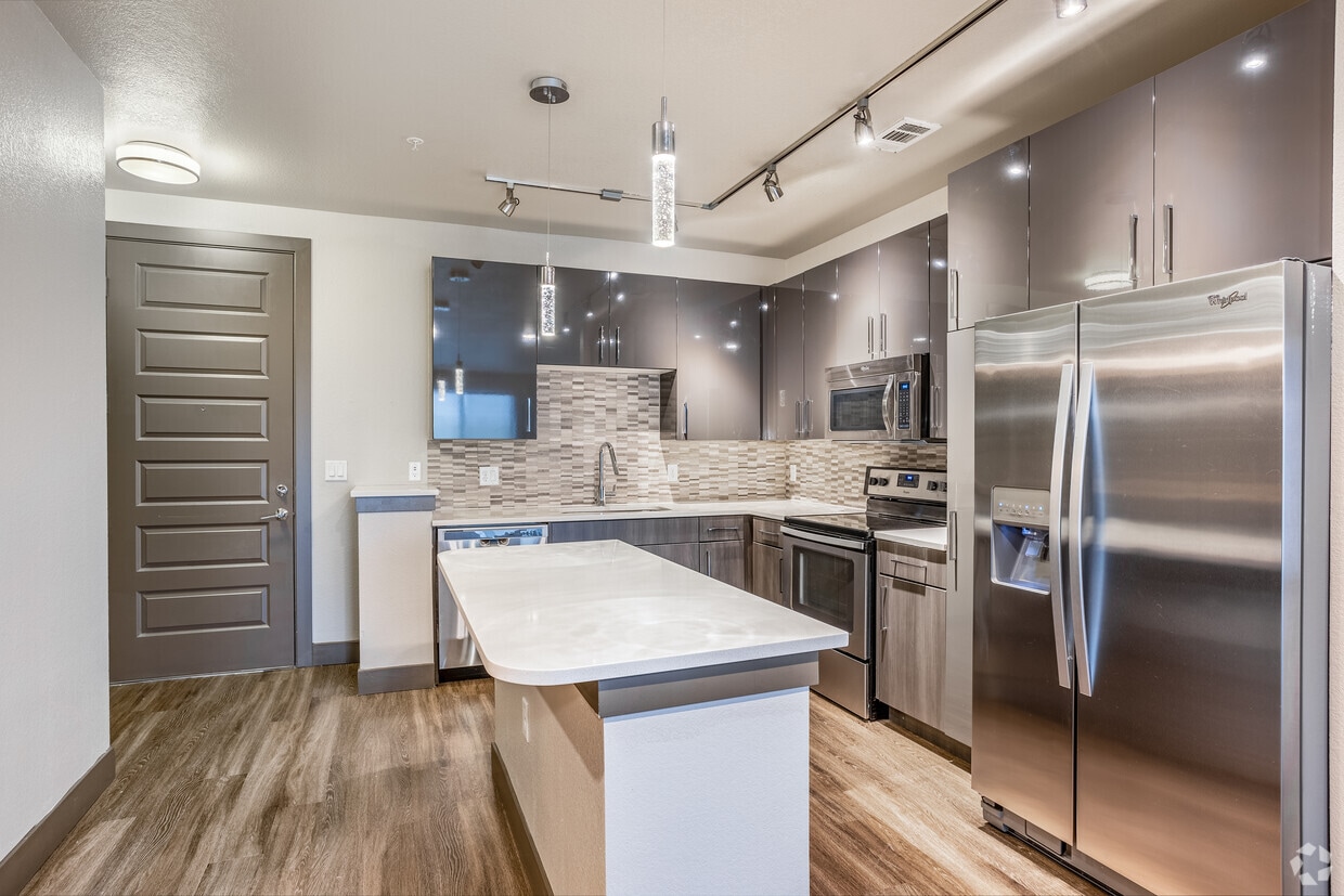 8TWO8 on Broadway Apartments - 828 N Broadway Denver, CO 80203 ...