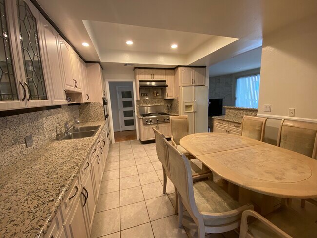 1140 Alta Loma Rd Unit 106, West Hollywood, CA 90069 - Condo for Rent ...