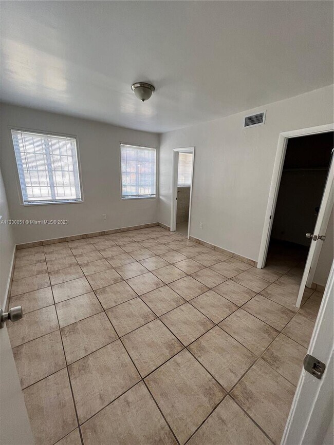 500 SW 7th St Unit lower, Miami, FL 33130 - Room for Rent in Miami, FL ...