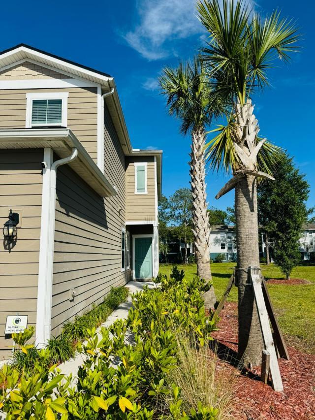 7955 Echo Springs Rd, Jacksonville, FL 32256 - Townhome Rentals in Jacksonville FL | Apartments.com