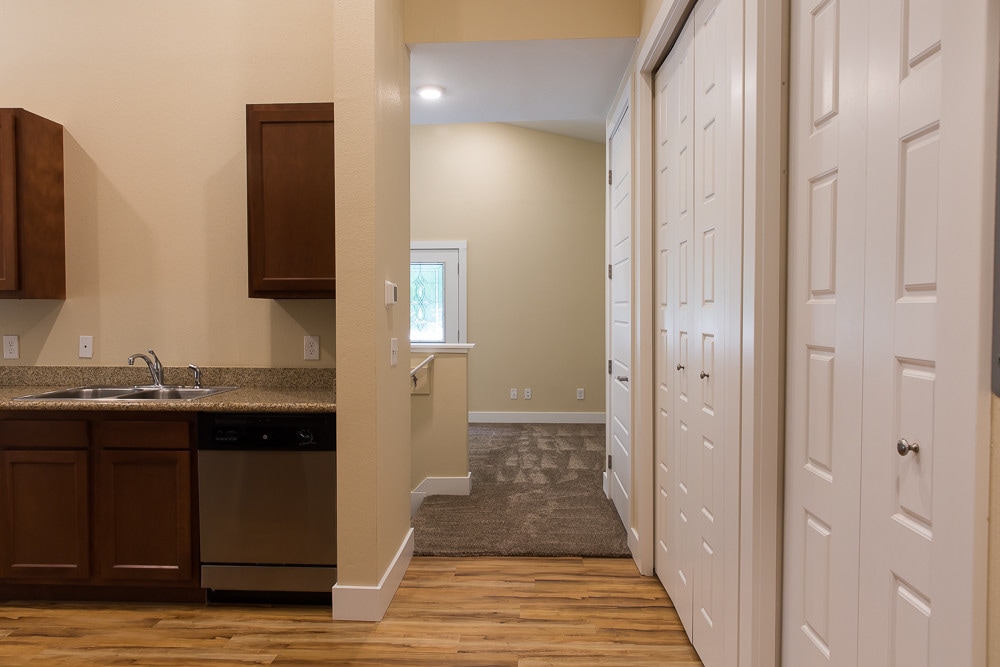 Fieldstone Apartments - 6020 W Fieldstone Hills Dr Caledonia, MI 49316 ...