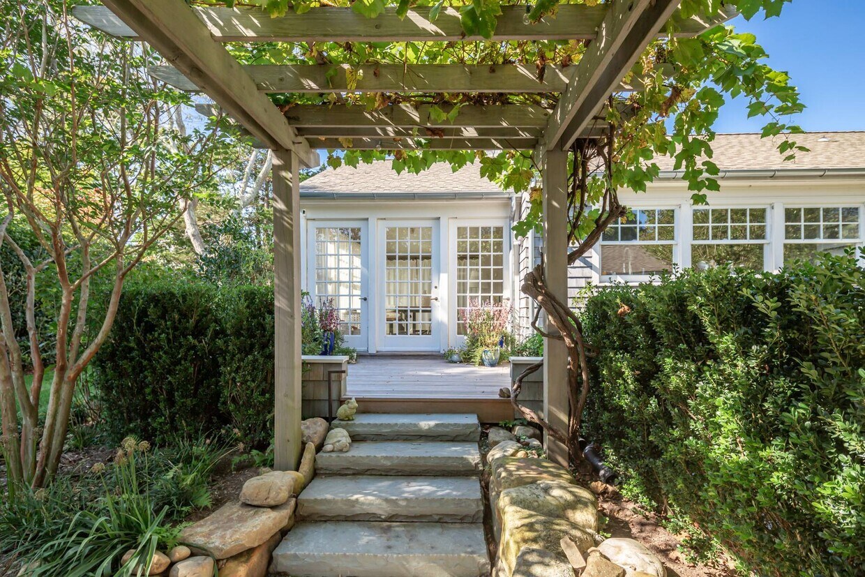 24 Miller Ln E, East Hampton, NY 11937 - House Rental in East Hampton ...