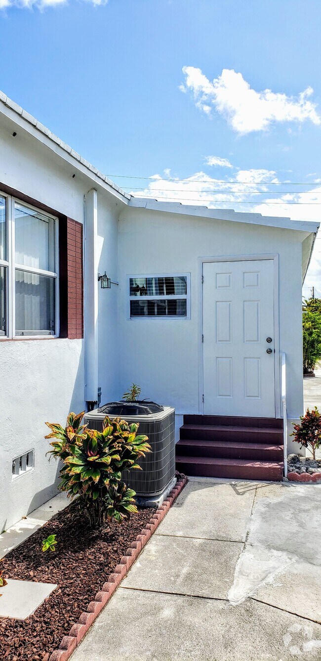 Biscayne Beach Gated Apartments for Rent - Miami Beach, FL - 11 Rentals ...