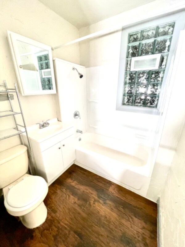 215 E Center St Unit B, Milwaukee, WI 53212 - Room for Rent in Milwaukee, WI | Apartments.com