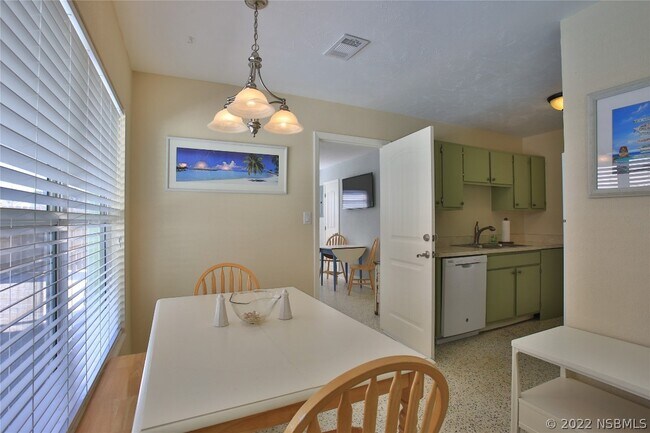 420 Columbus Ave, New Smyrna Beach, FL 32169 - House Rental in New ...