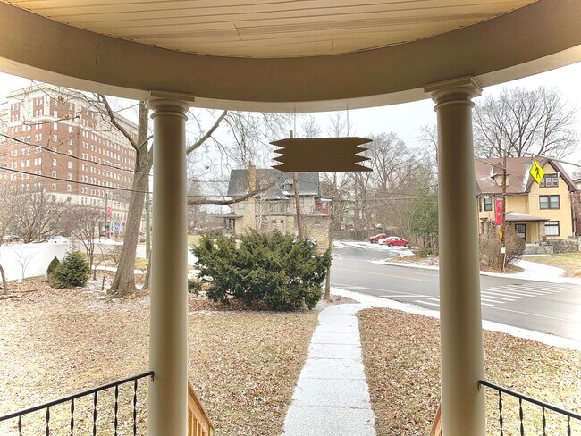 911 Clinton Springs Ave Unit 4, Cincinnati, OH 45229 - 911 Clinton ...