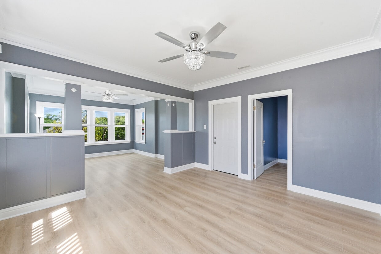 9517 S Escanaba Ave, Chicago, IL 60617 - House Rental in Chicago, IL ...