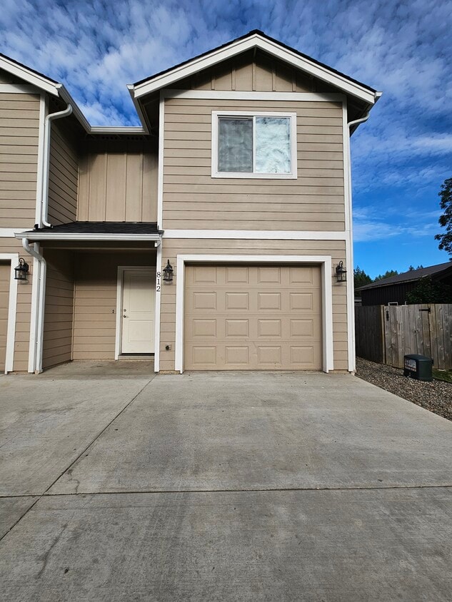 812 SW Mayer St, Winlock, WA 98596 - Townhome Rentals in Winlock WA | Apartments.com