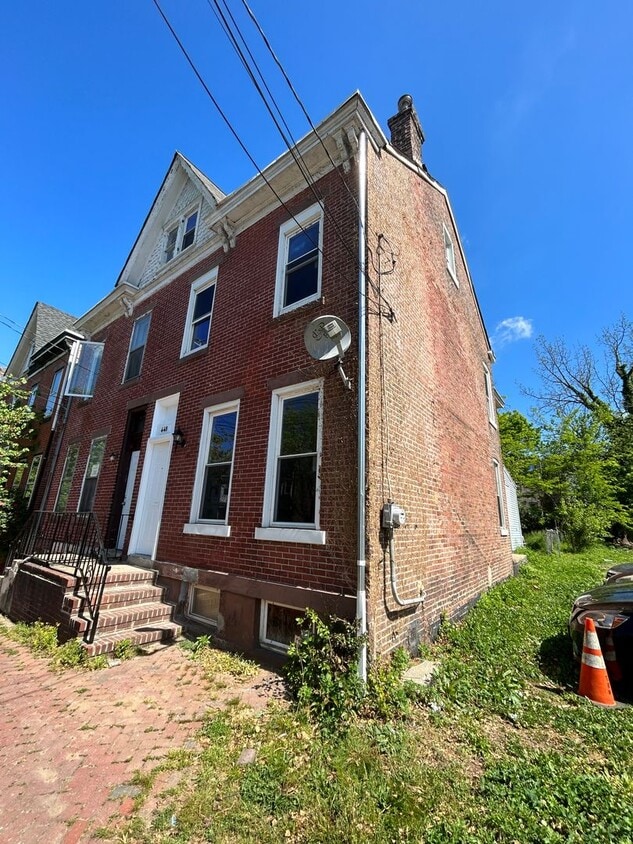 448 W Hanover St, Trenton, NJ 08618 - House Rental in Trenton, NJ ...