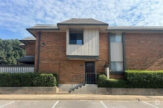Downtown Farmers Branch Apartments for Rent with High Ceilings ...