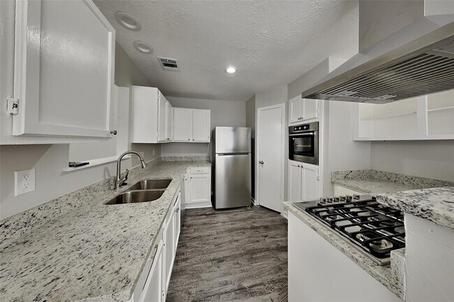 6823 Heather Hollow Dr, Katy, TX 77449 - House Rental in Katy, TX ...