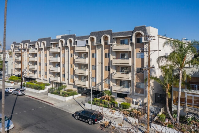 Pico-Union Apartments for Rent with a Walk-In Closet - Los Angeles, CA ...