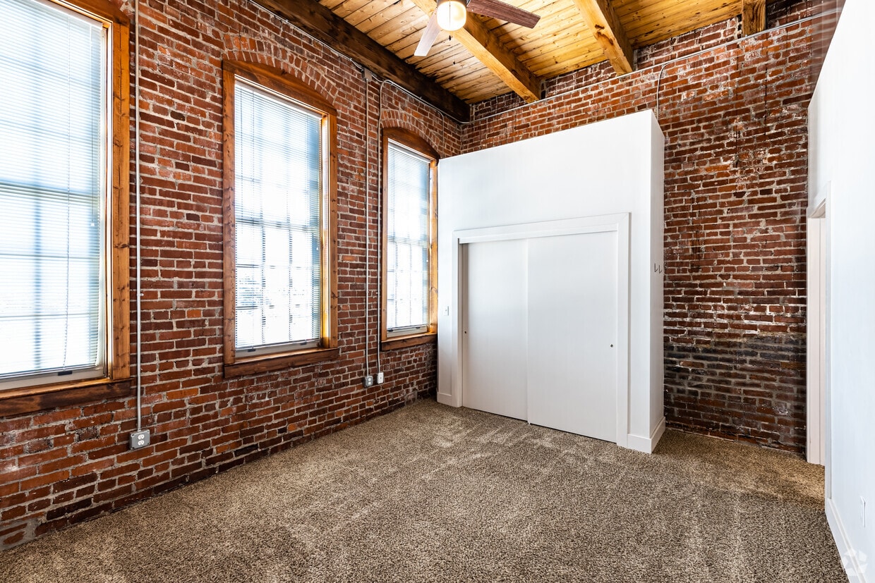 Stove Lofts - 401 S 2nd St Leavenworth, KS 66048 | Apartments.com