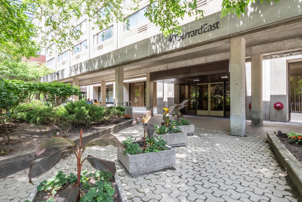 40 Gerrard Street East Apartments Apartments - 40 Gerrard St E Toronto ...