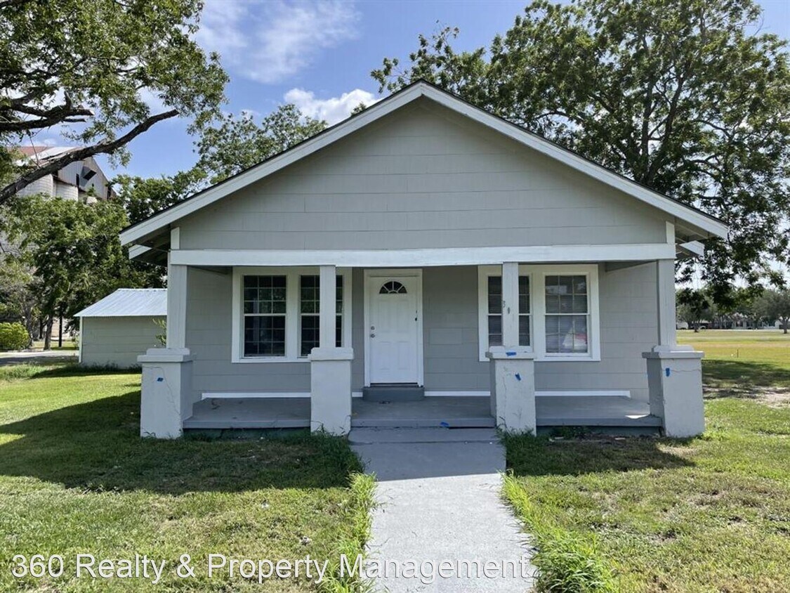 301 Center St, Louise, TX 77455 - House Rental in Louise, TX ...