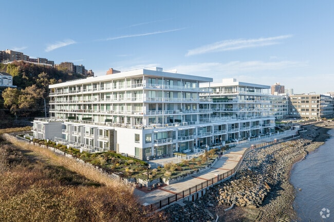 Glass House - 35 River Rd Edgewater, NJ 07020 | Apartments.com