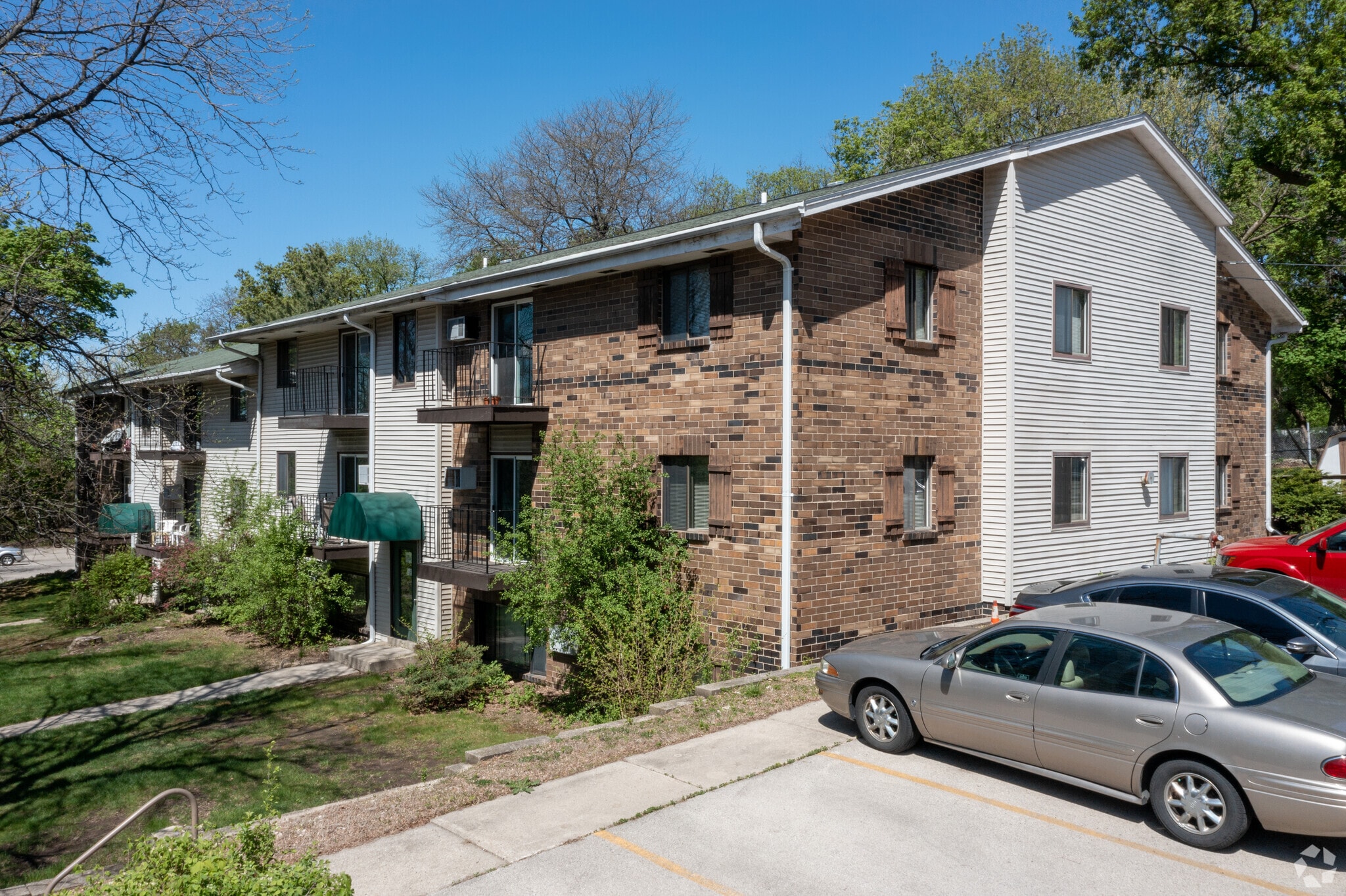 Tosa Village - 1244-1248 N 68th St Milwaukee, WI 53213 | Apartments.com