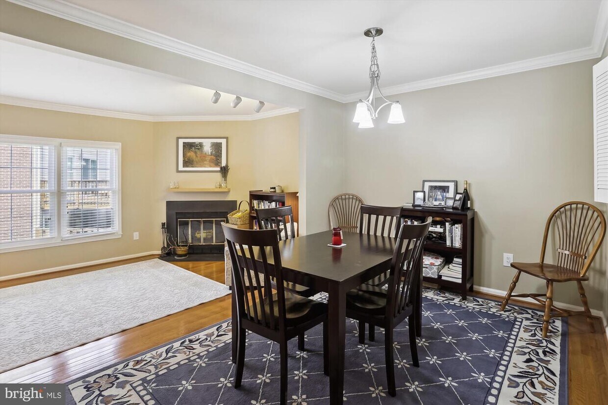 11 Grove Ridge Ct, Rockville, MD 20852 - Townhome Rentals in Rockville ...