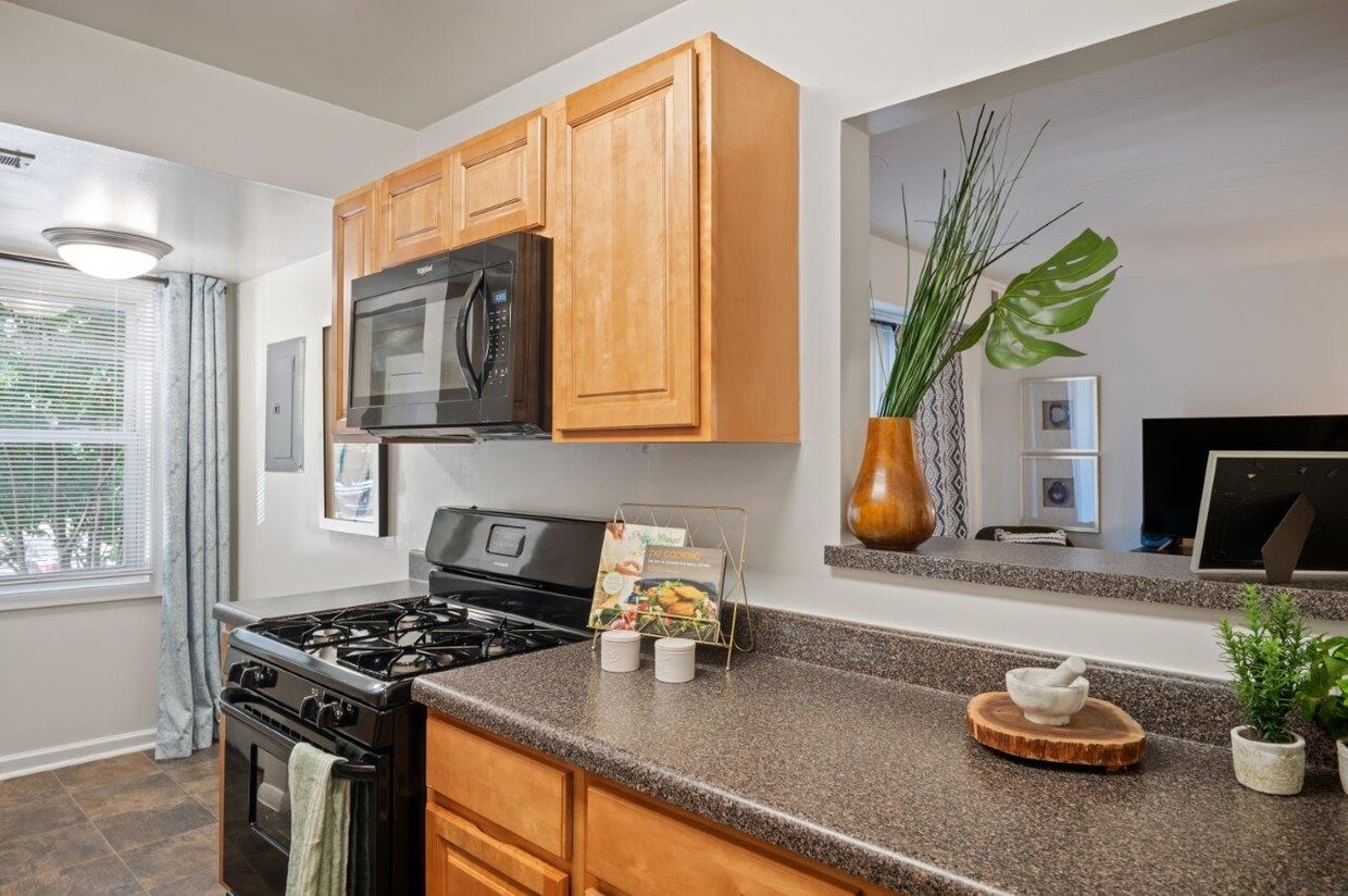 Cedar Gardens and Towers Apartments and Townhomes - 8246 Church Ln ...