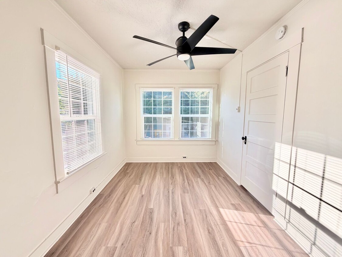 4712 Se Belmont St Unit R0566 - Residential, Portland, OR 97215 - Room ...