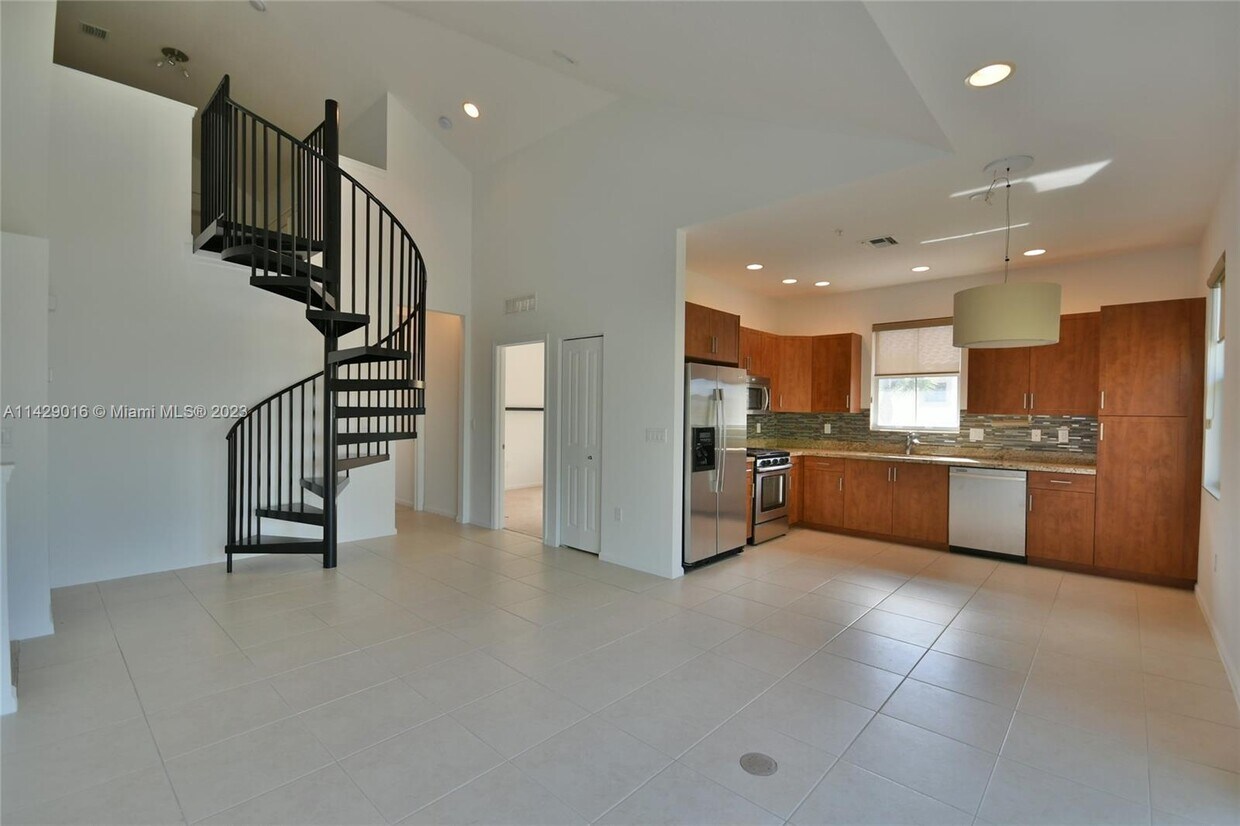 12699 NW 32nd Pl, Sunrise, FL 33323 - Townhome Rentals in Sunrise FL ...