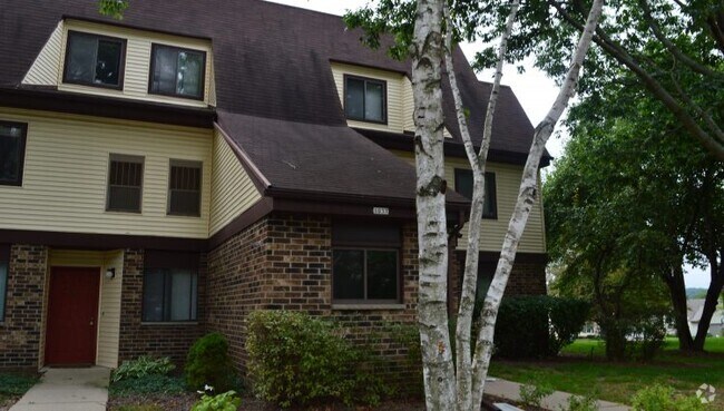 Baxter Highlands Apartments for Rent with a Swimming Pool - Madison, WI ...