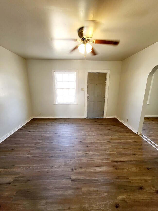 1008 Runnels St Unit B, Big Spring, TX 79720 - Apartments in Big Spring ...