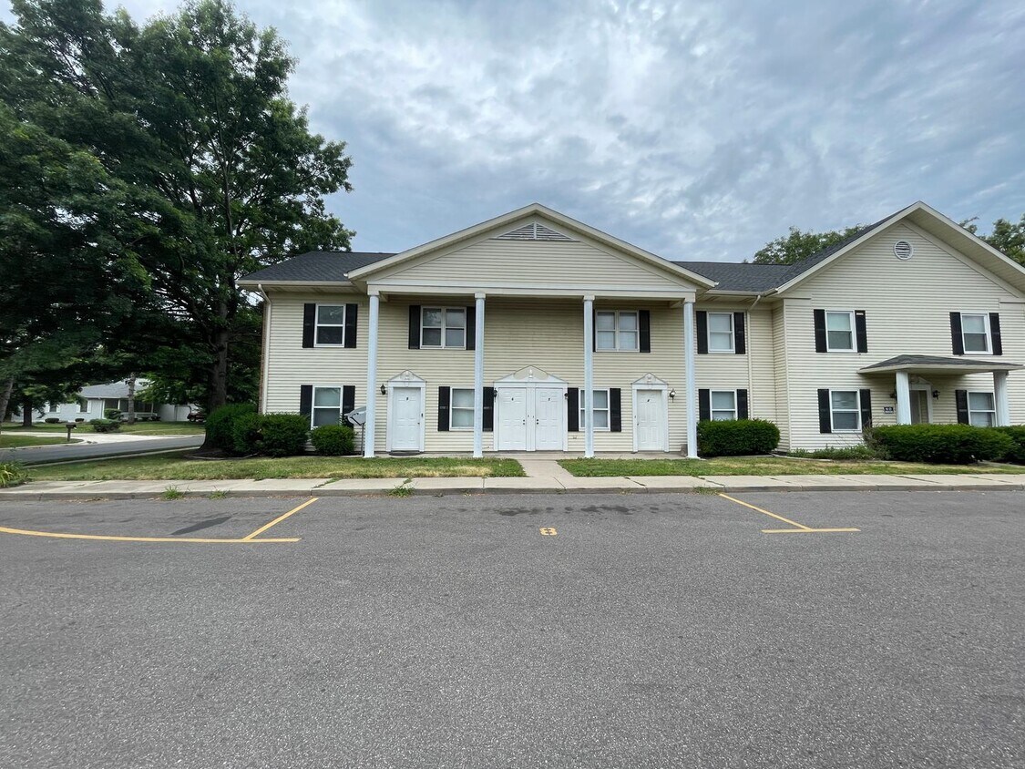 1606 S 16th St Unit 1606-9 S 16th Street, Goshen, IN 46526 - Room for ...