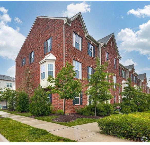 Howard Square Townhomes Apartments for Rent with Extra Storage ...