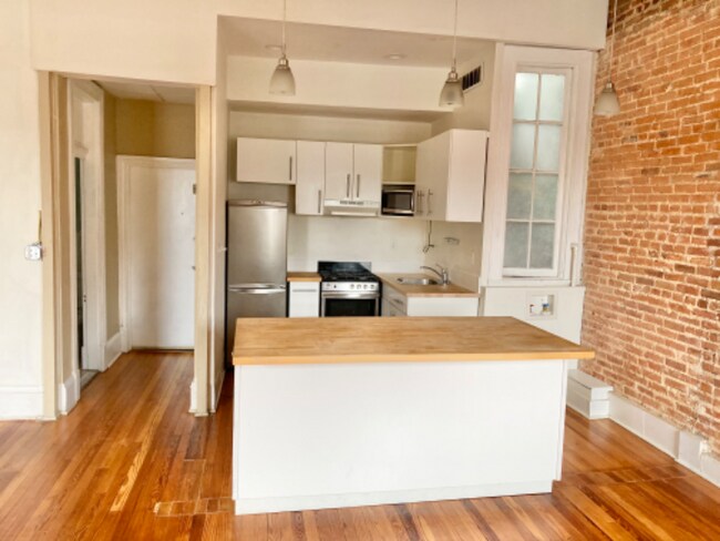 218 W Madison St Unit Apt 3R, Baltimore, MD 21201 | Apartments.com