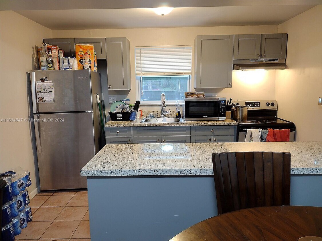 7921 NW 44th Ct Unit 1-4, Coral Springs, FL 33065 - Room for Rent in ...