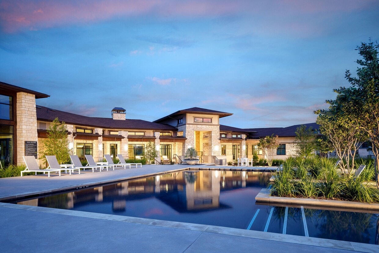 The Ellis - 4221 Old Denton Rd Carrollton, TX - Apartments for Rent in ...