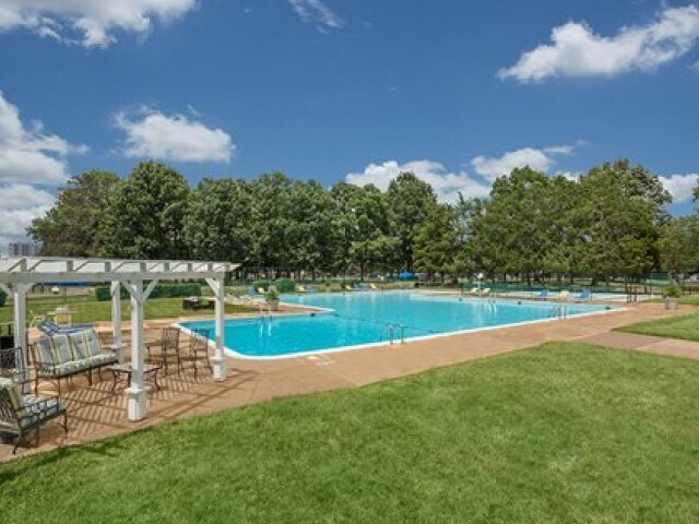 Stratford at Southern Towers Apartments - 4901 Seminary Rd Alexandria ...