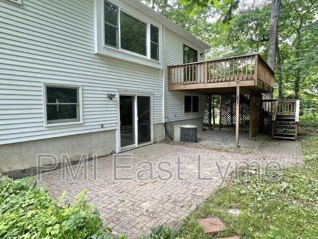 18 Beacon Hill Dr, Waterford, CT 06385 - House Rental in Waterford, CT ...