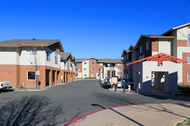 Rowan Court Apartments - 2051 W Steele Ln Santa Rosa, CA 95403 ...