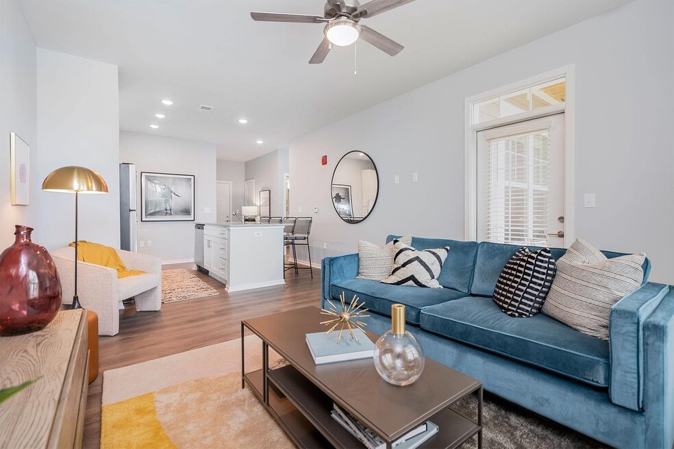 Apartments for Rent with a Walk-In Closet Near Willow Spring ...