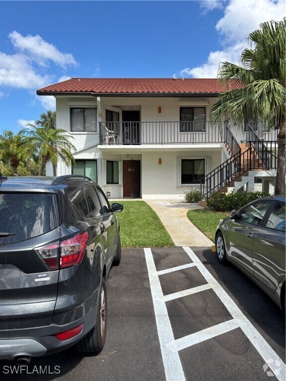 Naples South Apartments for Rent with a Walk-In Closet - Naples, FL ...