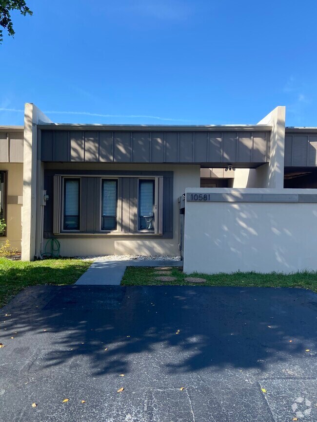 Sunset Park Lake Villas Apartments for Rent with Utilities Included ...