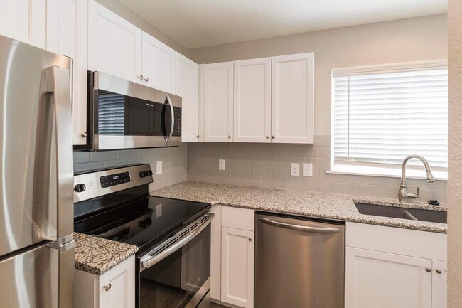 Cottages at Sand Creek Apartments - 4046 Mallette Hts Colorado Springs ...