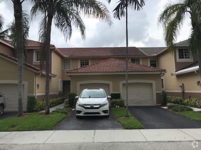 Falcon Ridge Apartments for Rent with a Yard - Weston, FL - Updated ...