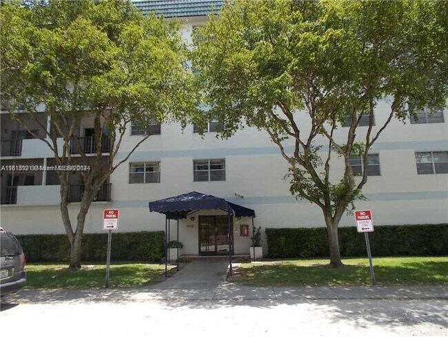 8950 NE 8th Ave Miami, FL 33138 - Alquileres en Miami, FL ...