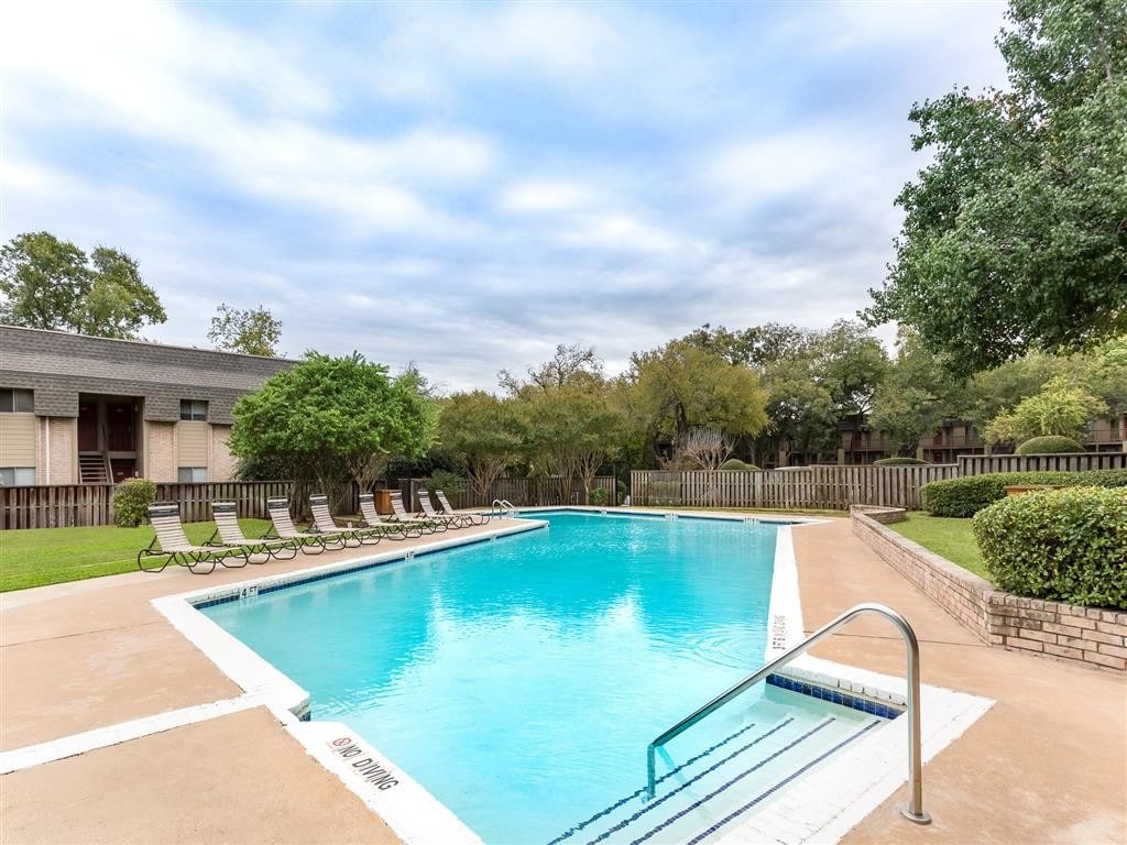 The Brook Apartments - 1824 S Interstate 35 Austin, TX 78704 ...
