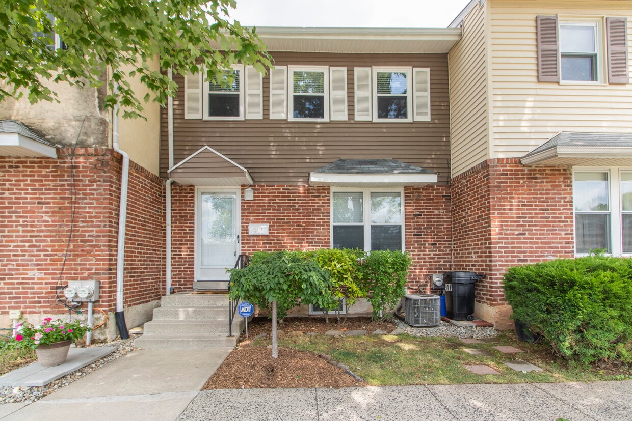 911 Whitpain Hls, Blue Bell, PA 19422 - Townhome Rentals in Blue Bell ...