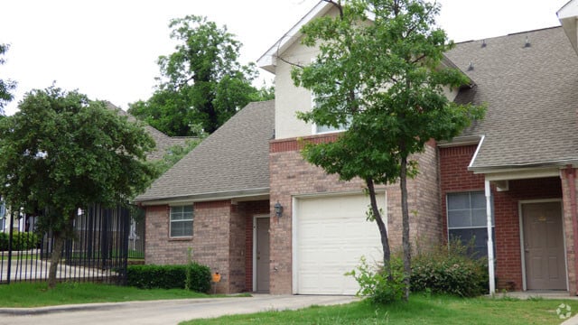Brentwood Senior Living Apartments for Rent - Dallas, TX - Updated ...